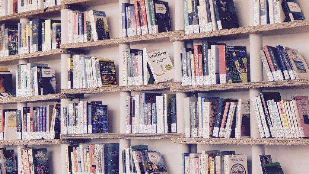 Livre de poche ou livre broché ? 3 différences - Blog Éditions Vérone Livre de poche ou livre broché ? 3 différences - Blog Éditions Vérone